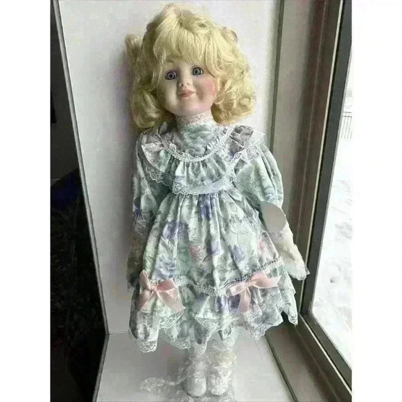 Princess House | Toys | Princess House Collectible Doll Lauren ...